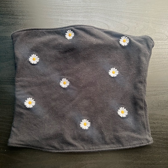Hollister | Tops | Hollister Black Daisy Print Kids Neck Warmer | Poshmark